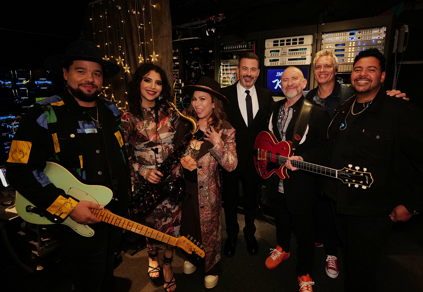Men At Work Perform "Who Can It Be Now?" On Jimmy Kimmel Live! - Colin Hay